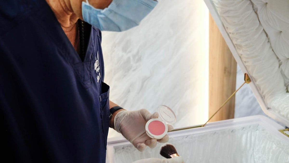 Got Unused Make-Up Products? Donate It To This Funeral Company For ...