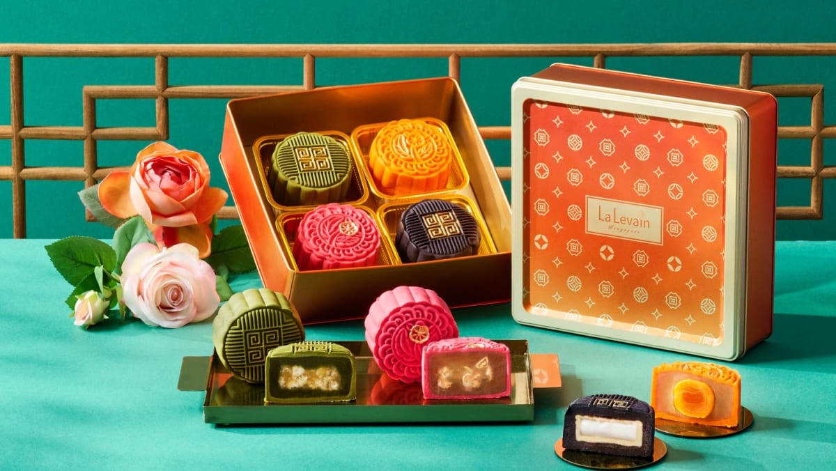 Mid-Autumn Festival: A new take on traditional mooncakes - CNA