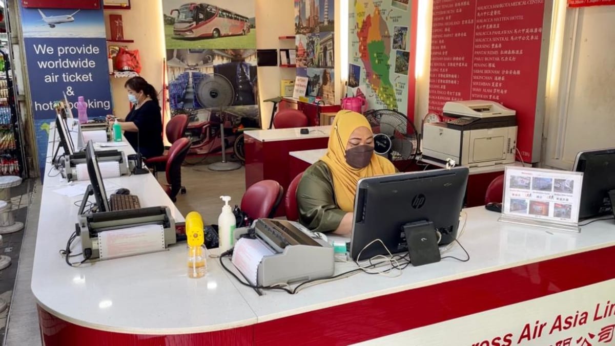 Tiket bas 'balik kampung' musim Hari Raya laris - BERITA Mediacorp