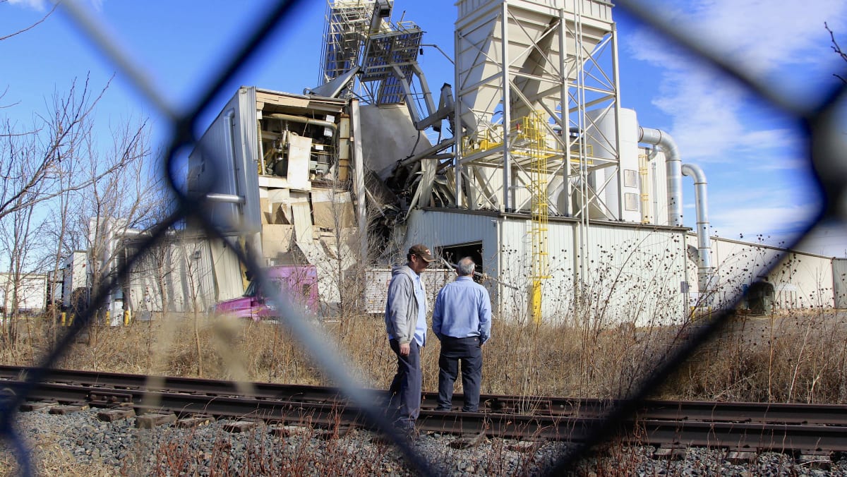 Several killed in US plant explosion - TODAY