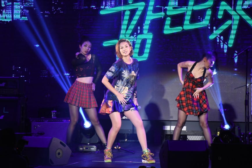 Amber An Performs In Taipei - 8days