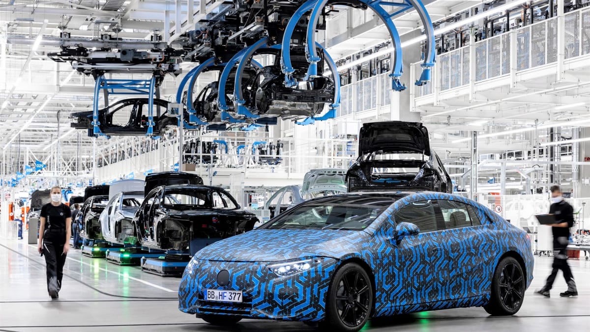 Mercedes-Benz revs up to sustainable mobility - CNA