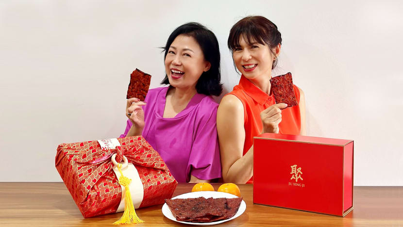 Pan Lingling & Xiang Yun Selling $98 Tangerine Bak Kwa For Chinese New ...