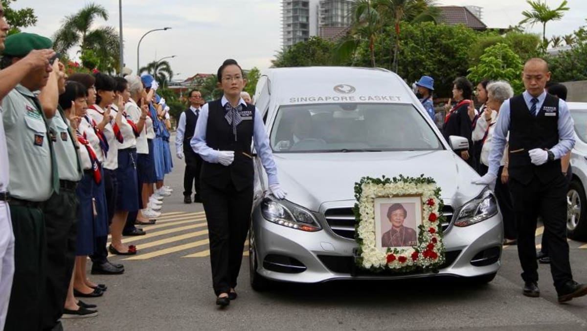 Penghormatan terakhir buat mendiang Puan Wee Kim Wee - BERITA Mediacorp