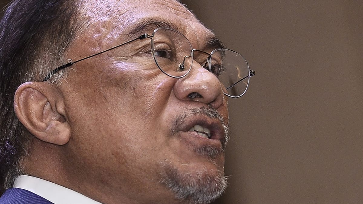 Anwar says he has been betrayed, amid swirling rumours of new coalition ...