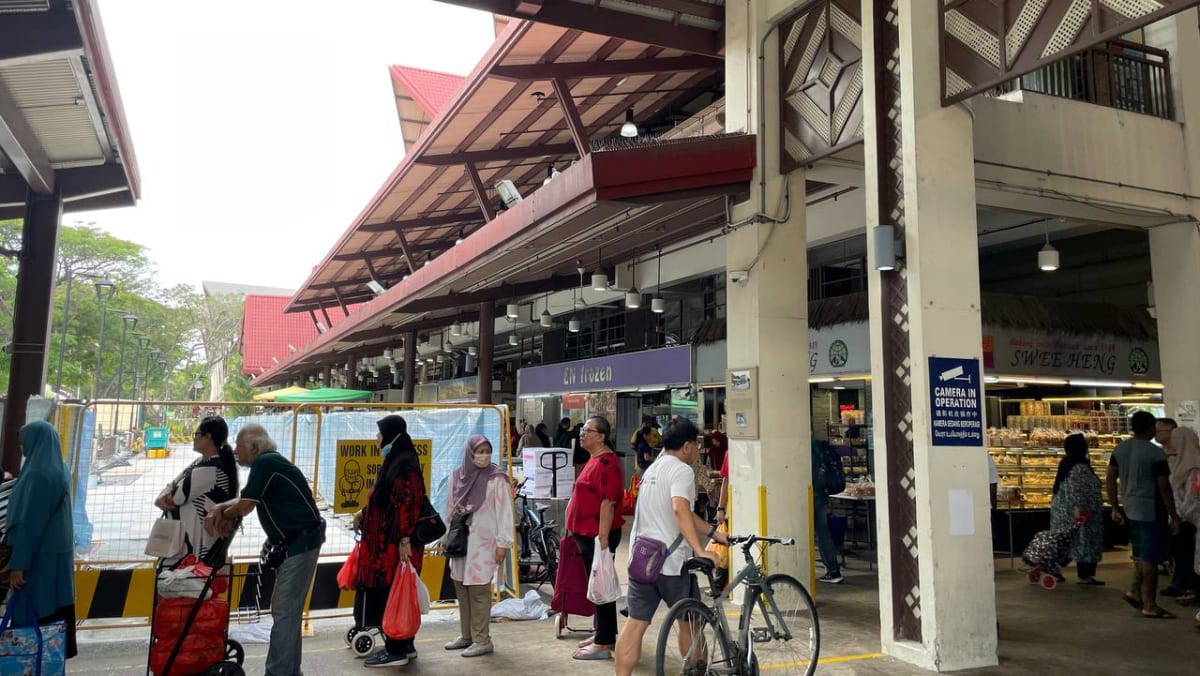 Pembeli harap harga jualan Bazar Raya Geylang Serai 2024 lebih ...