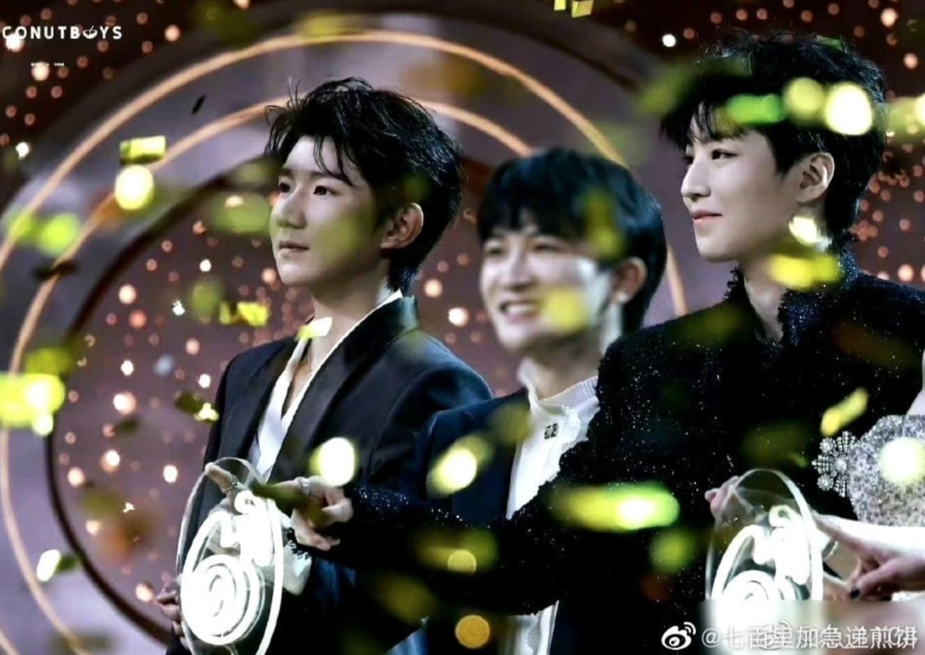 Did The TFBoys Fall Out? Their Lack Of Interaction With Each Other At The Weibo Night Awards ...