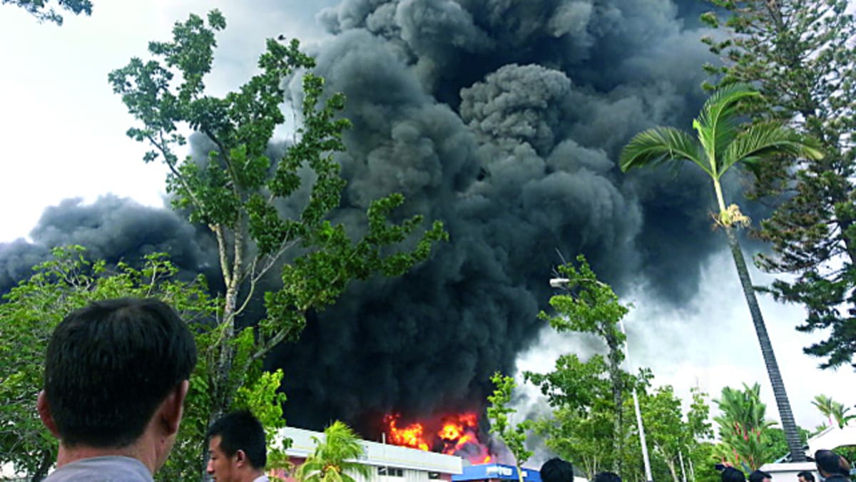 Massive fire at Tuas plant leaves three injured - TODAY