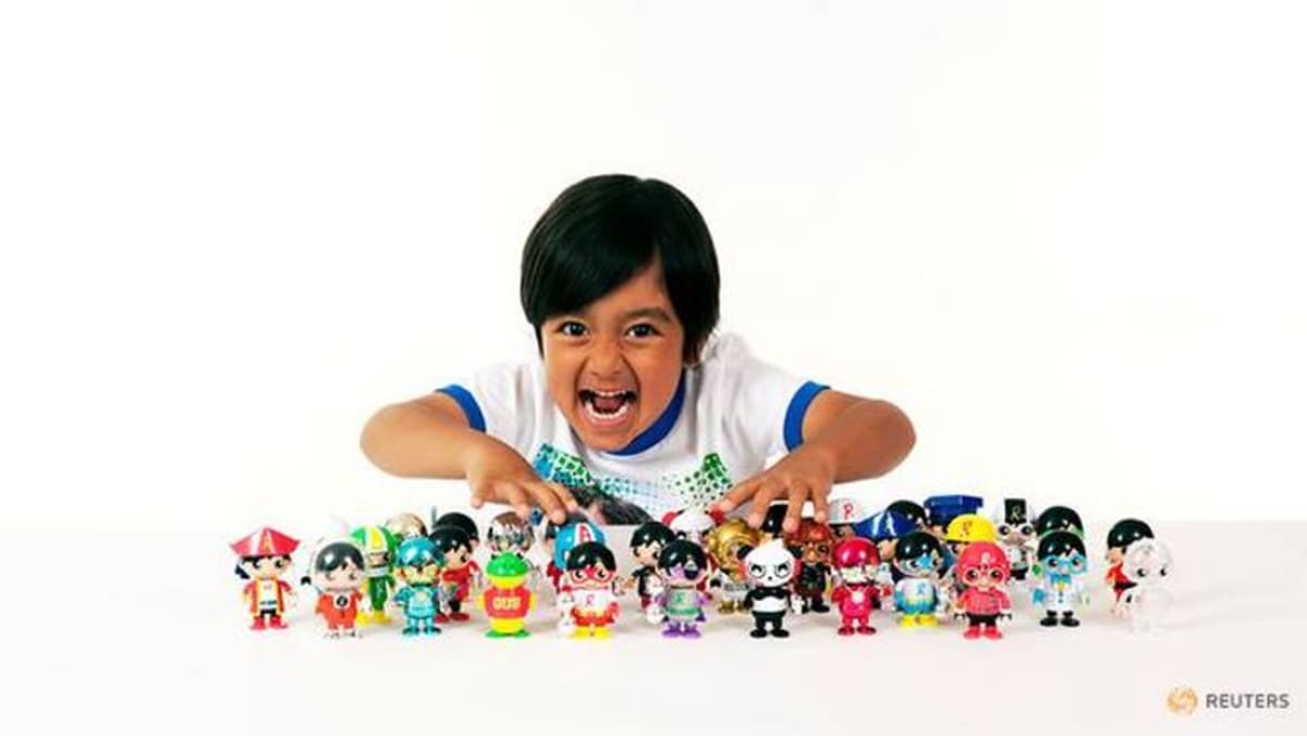 Awalnya sekadar 'YouTuber', budak 6 tahun kini jutawan dengan jenama ...