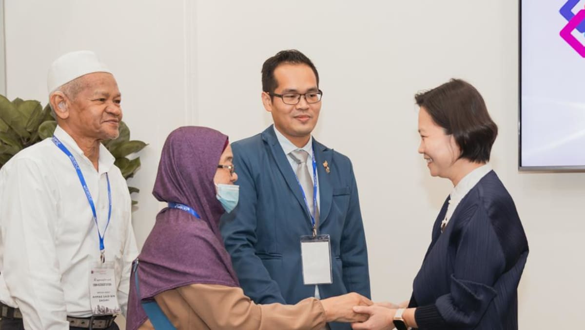 Azman Ahmad Said antara karyawan pertama terima pentauliahan Skim ...