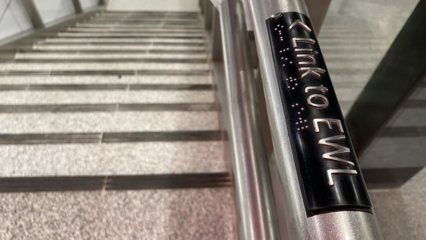 Find MRT stations confusing? Enhanced signs aim to change that - CNA