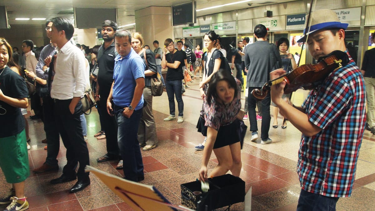 A musical interlude for their commute - TODAY