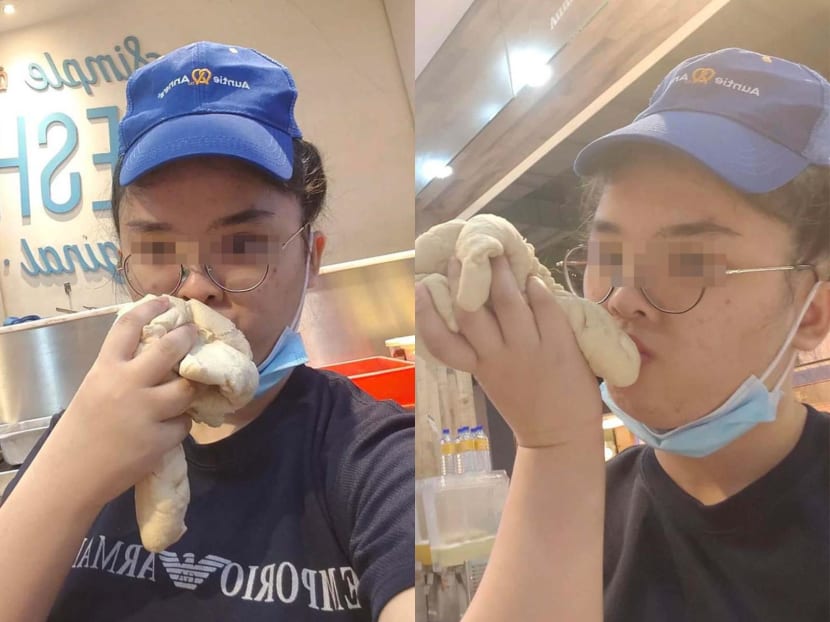Auntie Anne’s employee in Malaysia fired after going viral for kissing pretzel dough - CNA Lifestyle