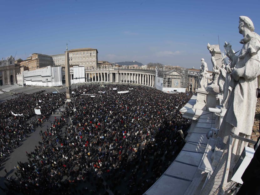 Gallery: Pope blesses thousands at St. Peter’s Square - TODAY