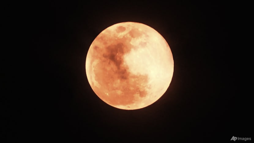 October's supermoon pairs with a comet for a special night-time ...