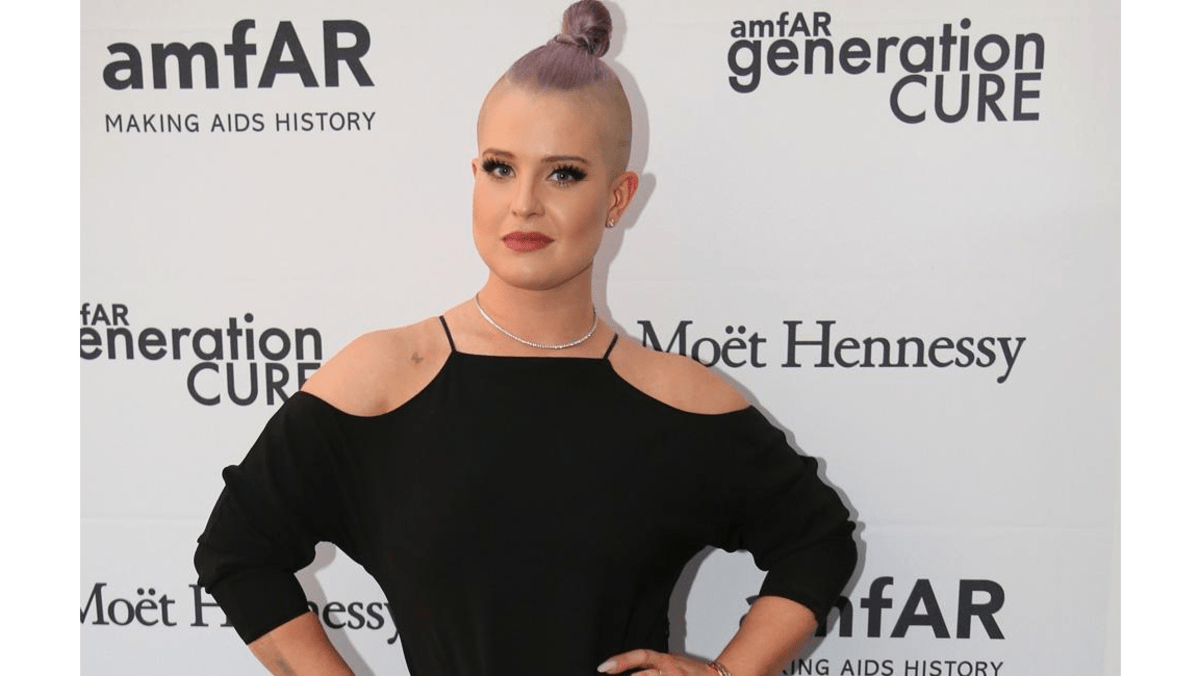 Kelly Osbourne and Stephen Colbert are distant relatives - 8days