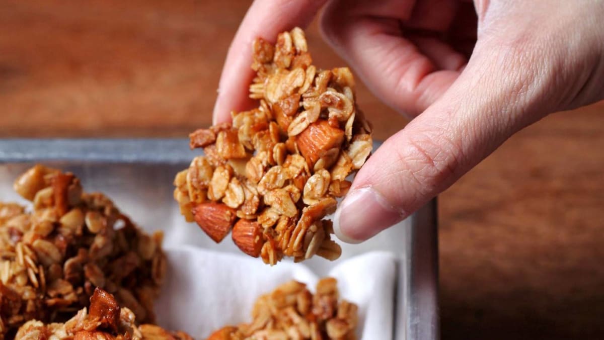 These Salted Gula Melaka & Coconut Granola Clusters The Tastiest ...