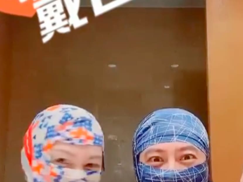 ’90s Pop Idol Eric Suen Teaches Fans How To Make A Face Mask Out Of ...