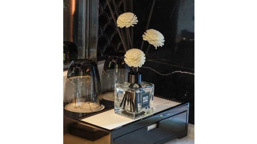 How To Make Your Home Smell Like Raffles Hotel, Ritz-Carlton & Other 5 ...