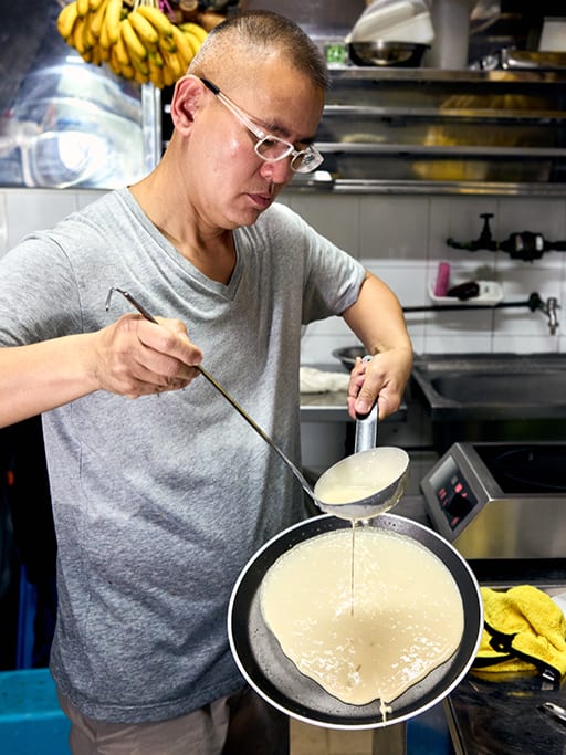 Uggli Muffins hawker in Toa Payoh returns, this time selling S$2 sourdough crepes - CNA Lifestyle