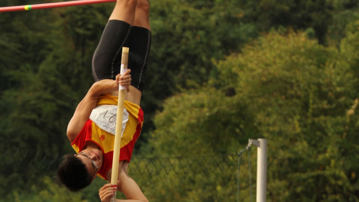 Sheng Yao reclaims pole vault record - TODAY
