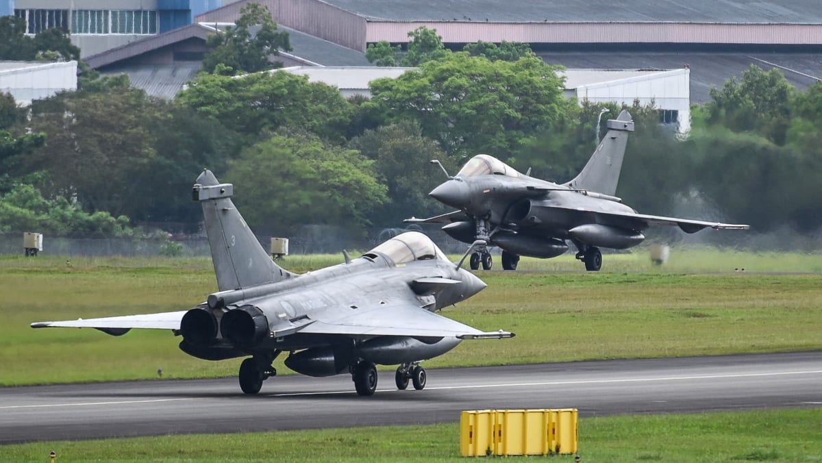 Jet pejuang Tentera Laut Perancis, RSAF adakan latihan dua hala ...