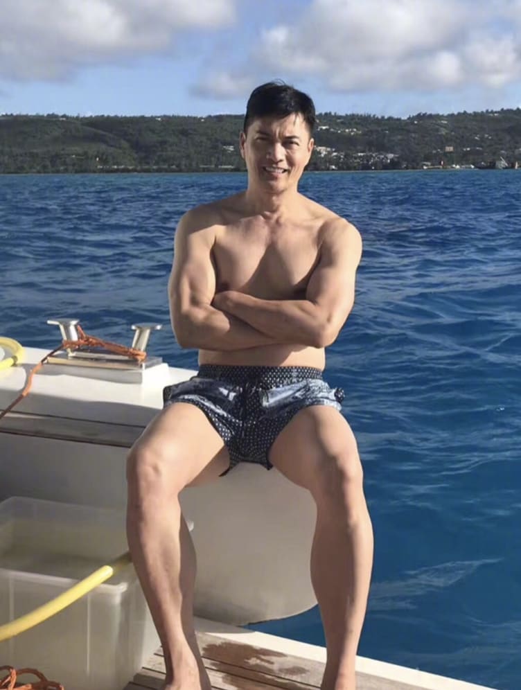 The Bund Star Ray Lui, 65, Looks So Youthful In Recent Pics - 8days