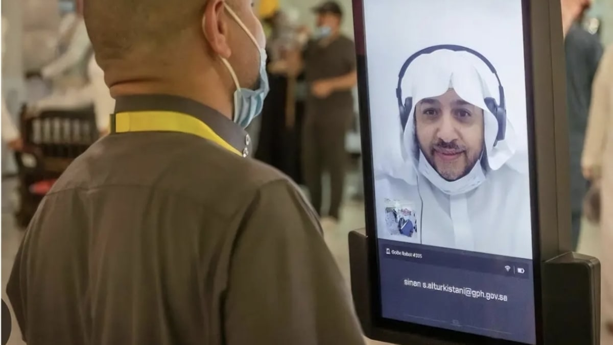 Robot AI di Masjidil Haram jawab pertanyaan agama, fatwa - BERITA Mediacorp