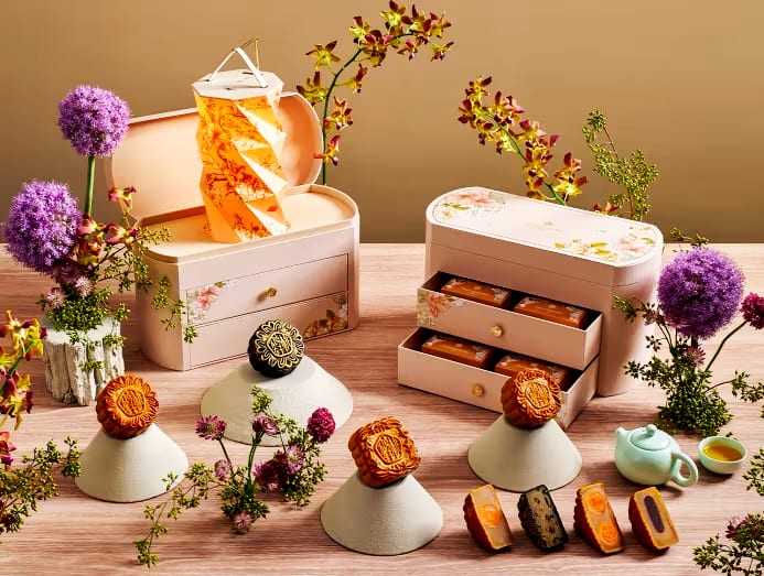 12 Pretty Mooncake Sets That Can Be Reused As Wine Bottle Holders ...