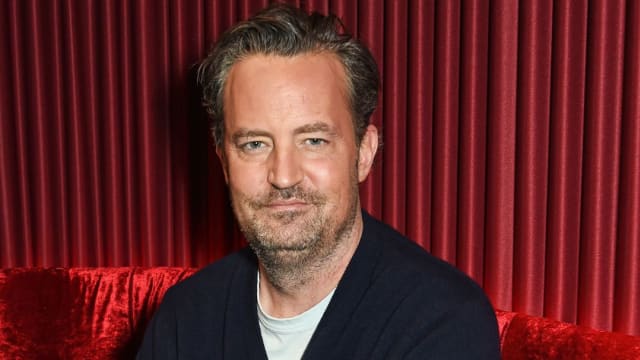 Matthew Perry逝世 家人宣布捐出全部遗产 - vibes by 8world