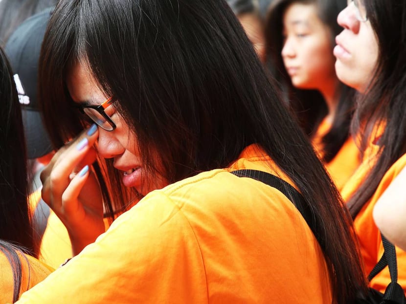 Aloysius Pang’s Wake: Stars And Singaporeans Say Their Final Tearful ...