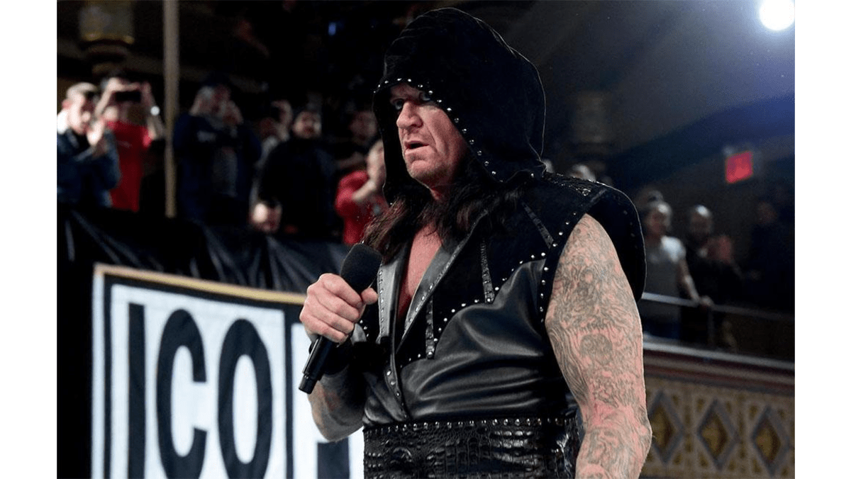 The Undertaker returns to RAW for show's 25th anniversary - 8days
