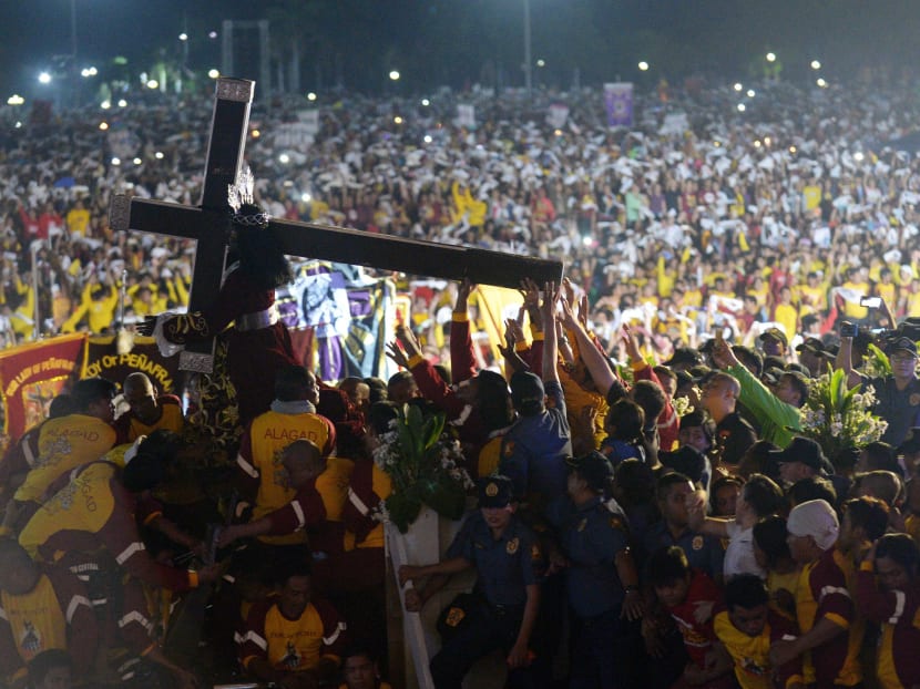 Huge Catholic procession underway in Philippines - TODAY