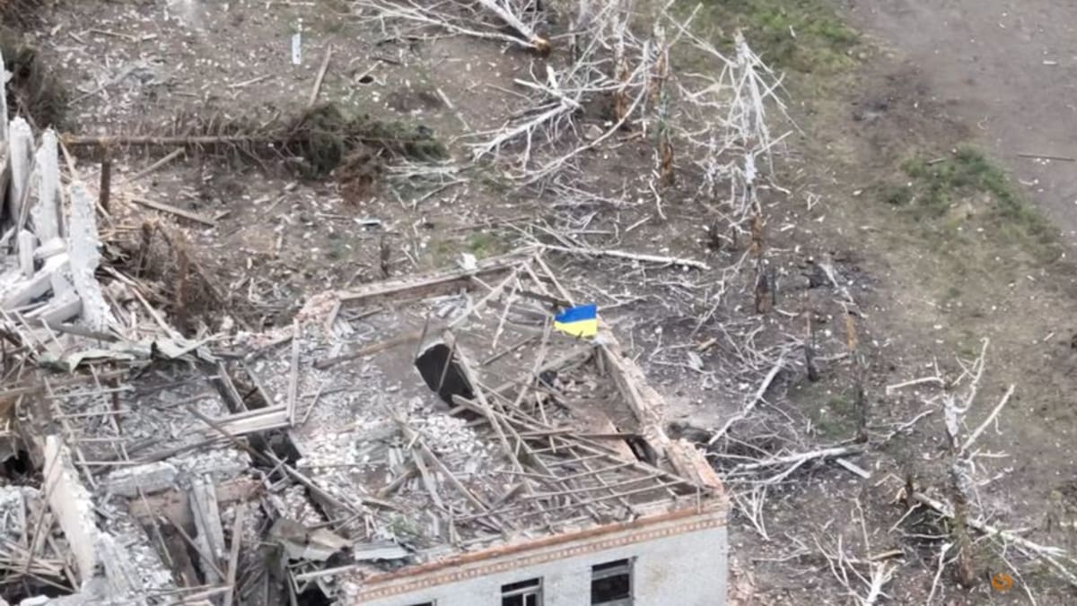 Ukraine forces raise national flag in Robotyne in Zaporizhzhia region - CNA