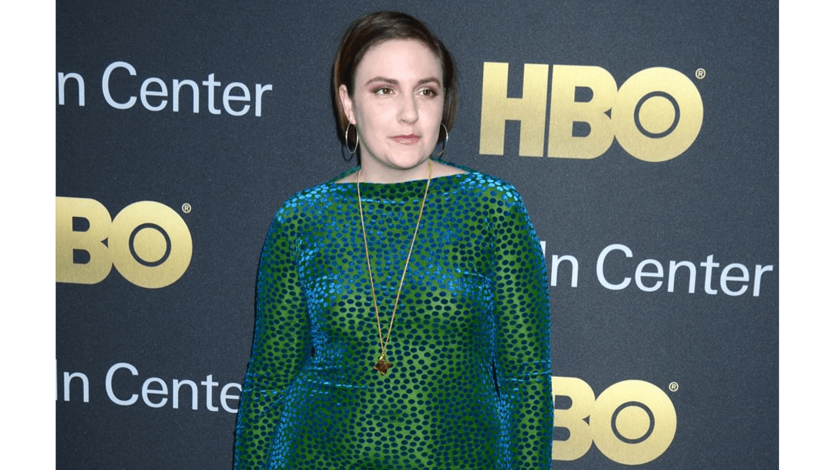 Lena Dunham's mom dresses her best - 8 Days