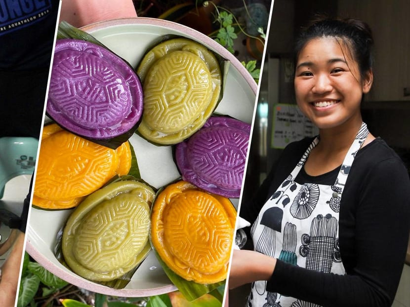 22-Year-Old Sells Authentic Ang Ku Kueh & Muah Chee Pounded With Wooden ...