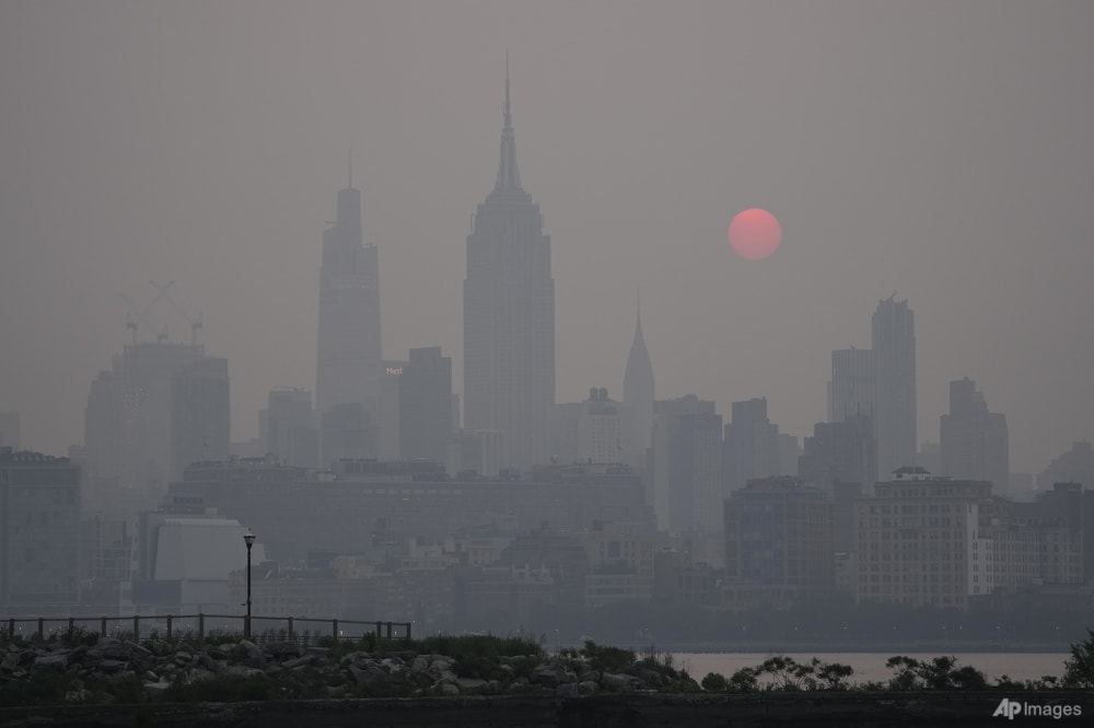New York Citys Air Quality Deteriorates As Canada Confronts Wildfires