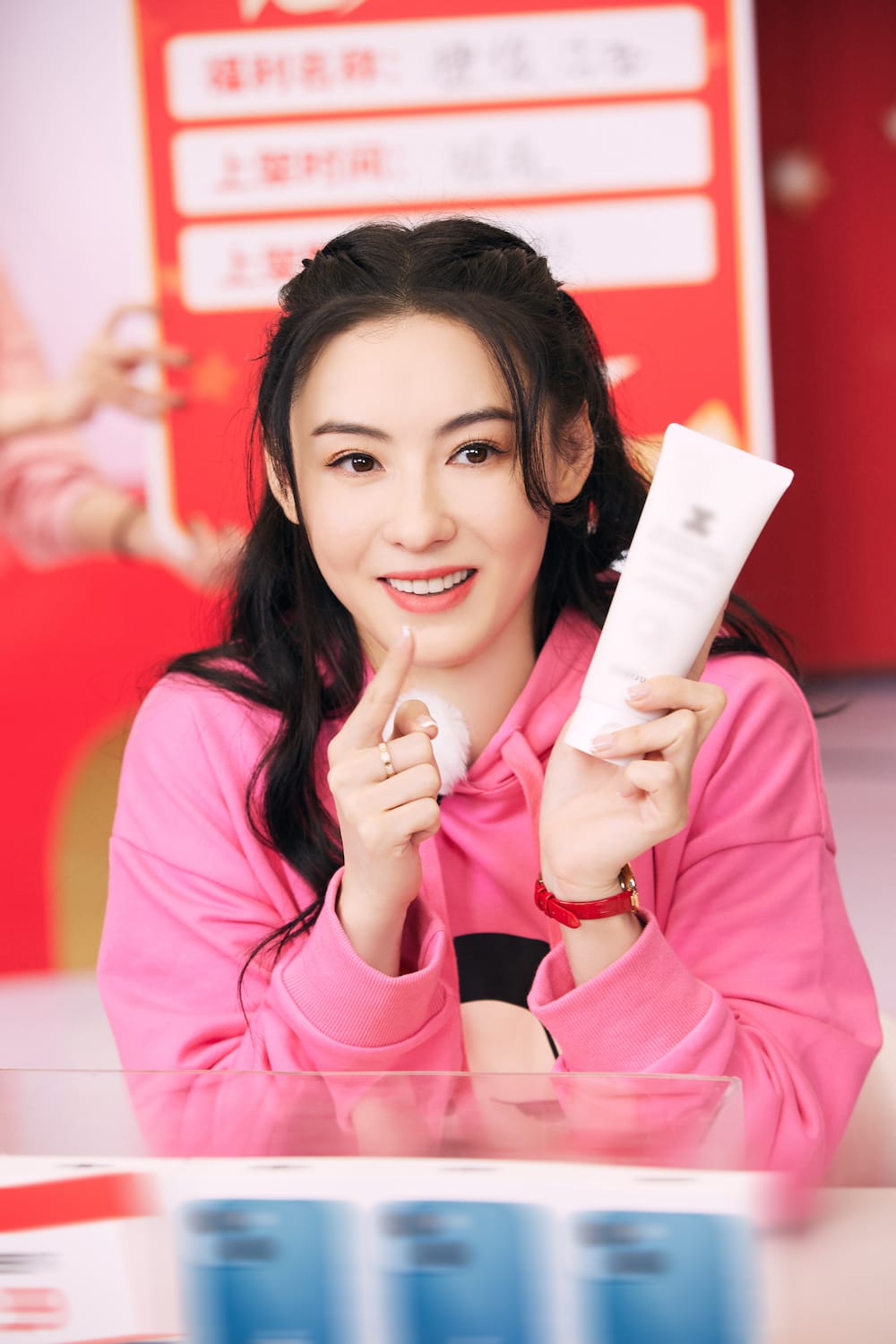 Cecilia Cheung Hits On Handsome Male Model During Live Stream; Backs ...