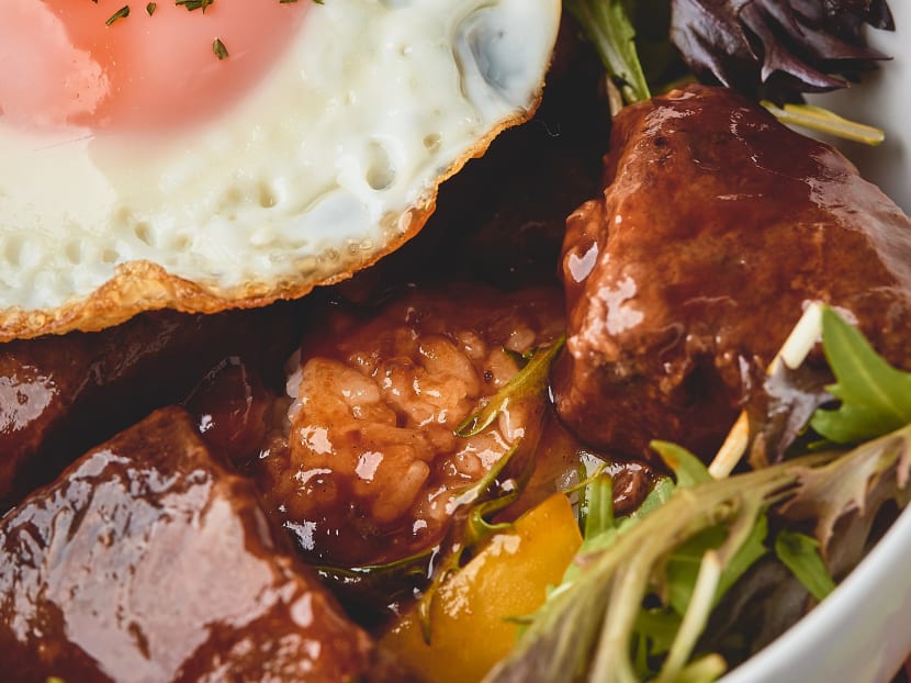 Japanese Expat Opens Hawaiian-Themed Café Serving Poke, Loco Moco In ...