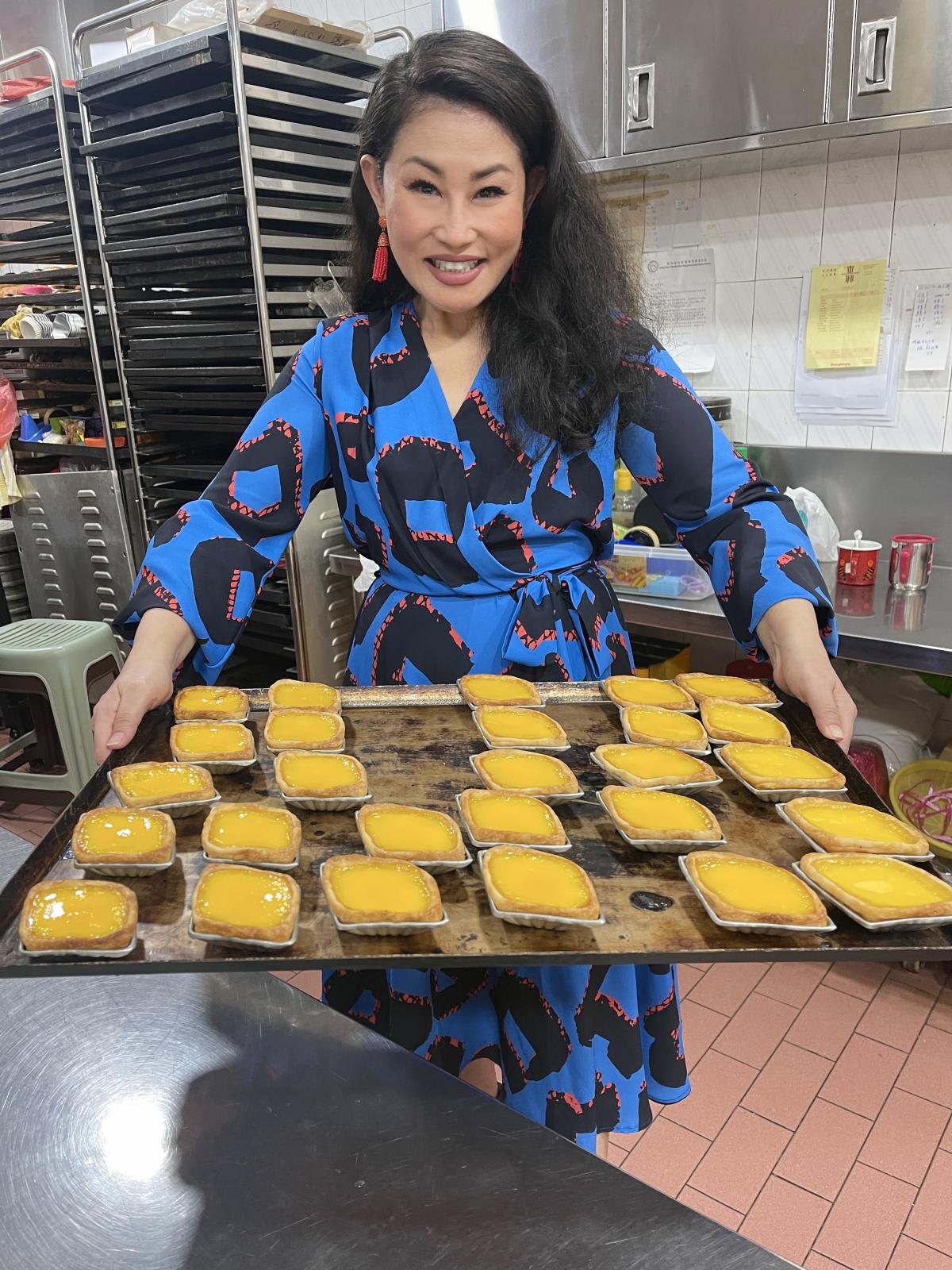 Tong Heng pastries and 75 Ah Balling Peanut Soup tang yuan for a sweet ...