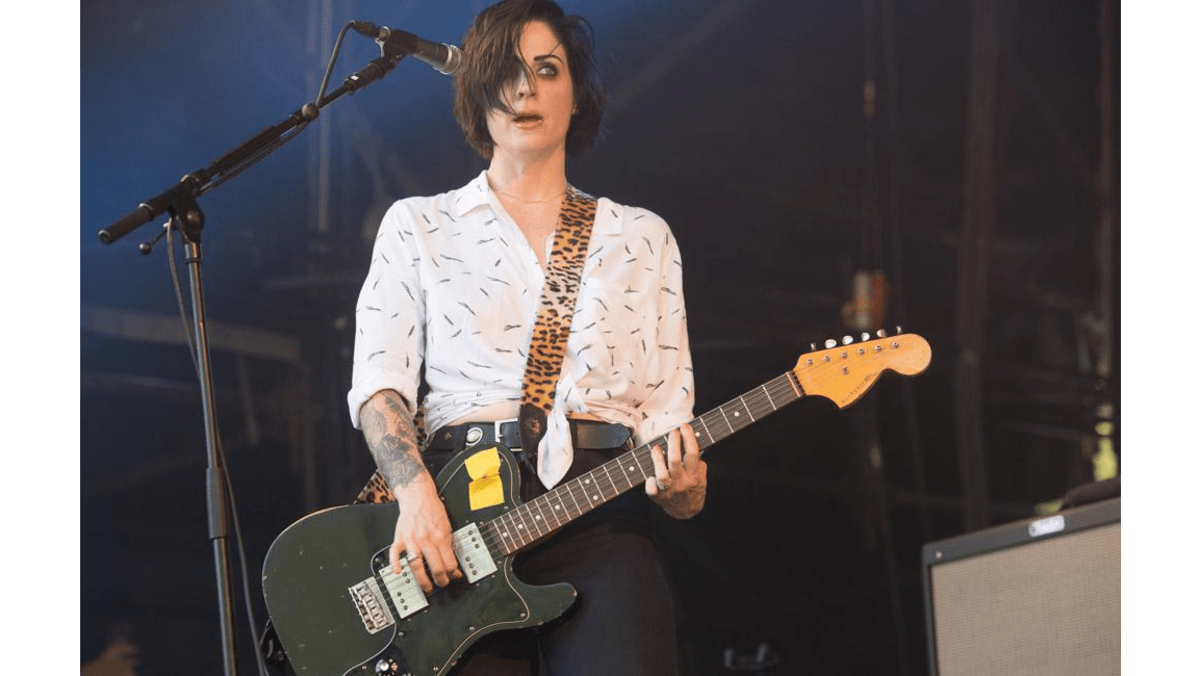 The Distillers drop first song in 15 years - 8days