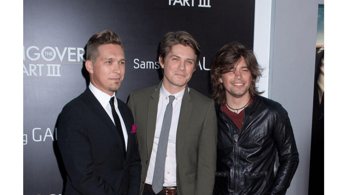 Hanson announce 25th anniversary tour - 8days