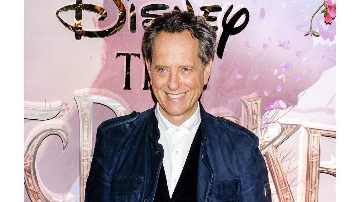 Richard E Grant felt in 'agony' wearing high heels - 8days