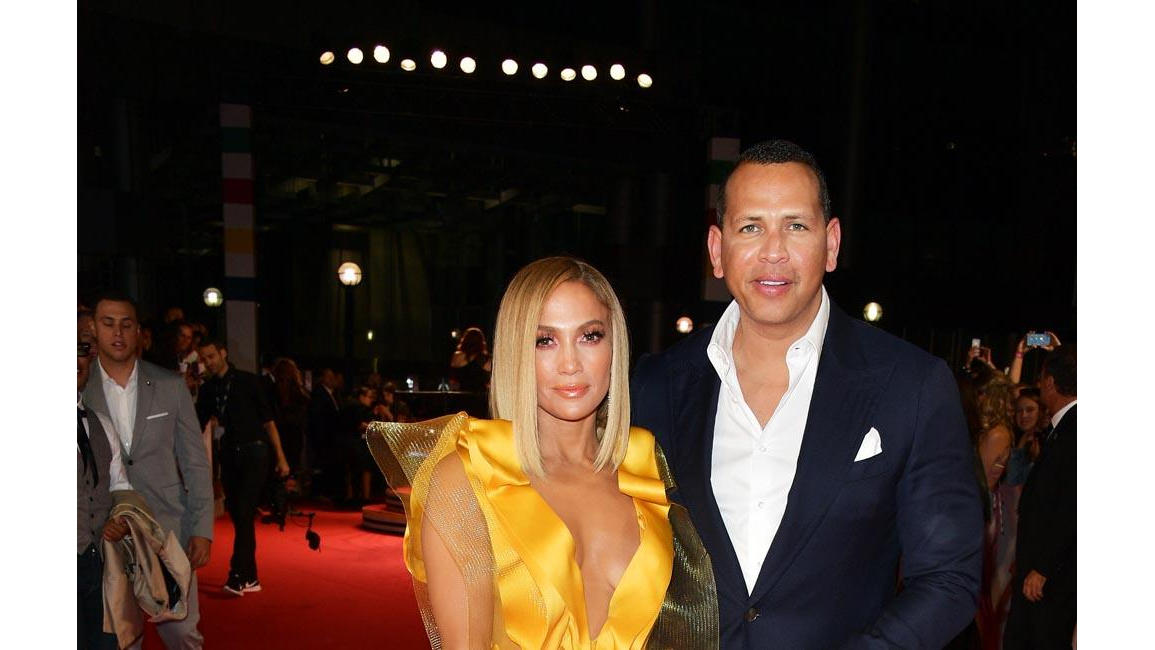 Jennifer Lopez calls engagement a 'blessing' - 8days