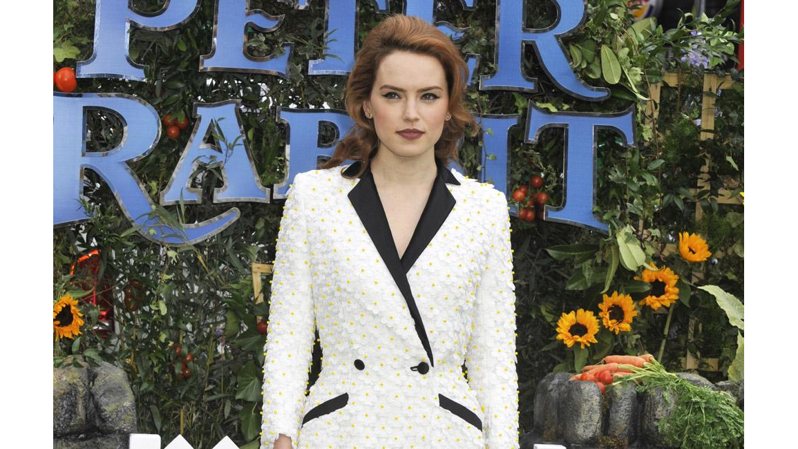 Daisy Ridley won't have photos with fans - 8 Days