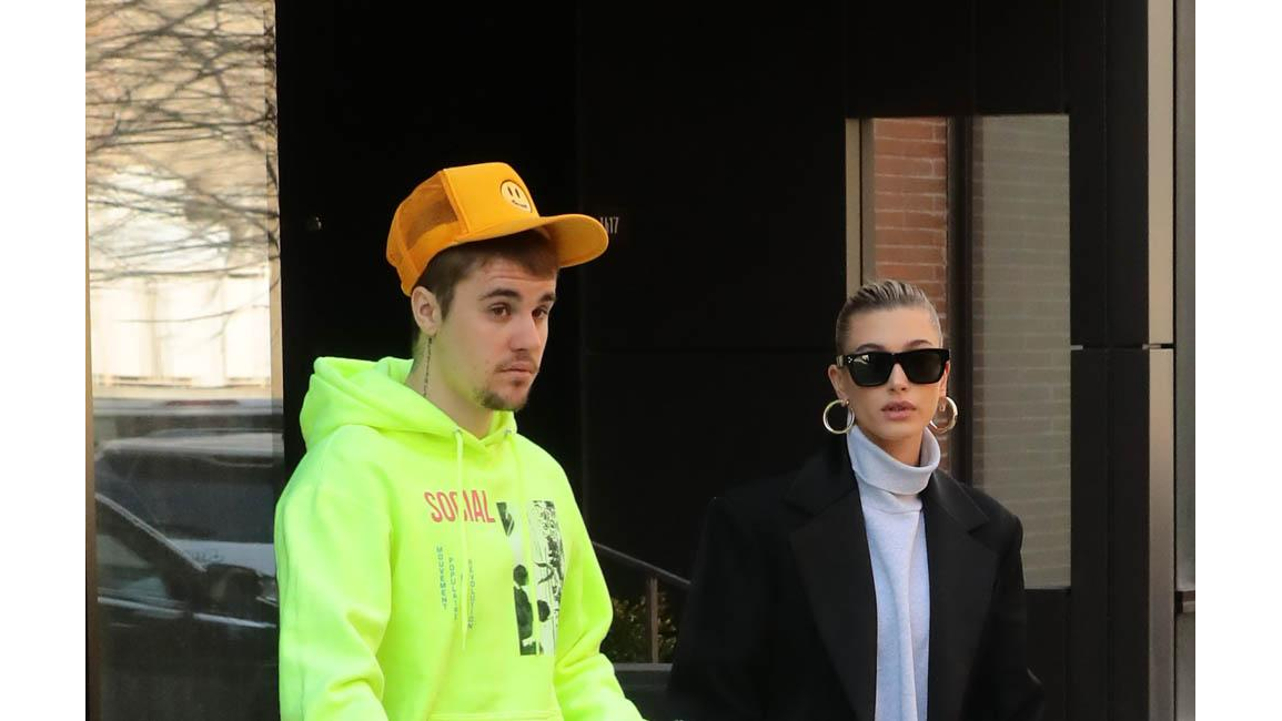 Justin and Hailey Bieber are 'two crazy kids in love' - 8days