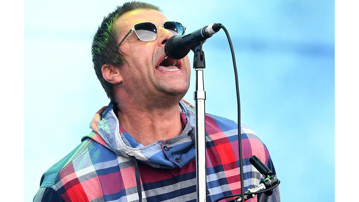 Liam Gallagher is obsessed with brushing his teeth - 8 Days