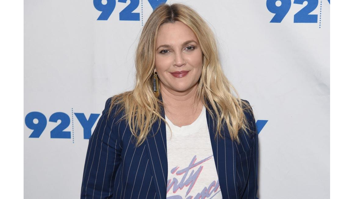 Drew Barrymore to host new talk show - 8days