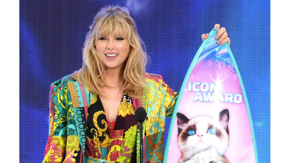 Taylor Swift announces new single Lover - 8days