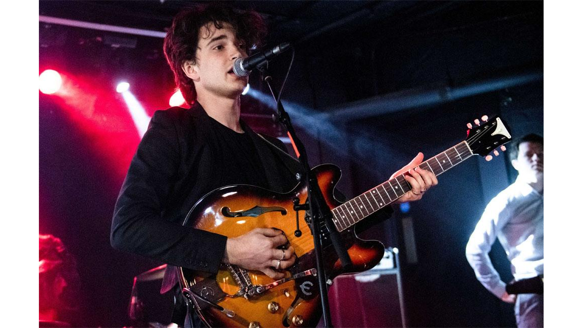 Inhaler singer Elijah Hewson knows dad Bono has helped his band - 8days